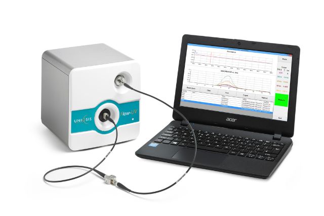 Compact UV spectrophotometer for batch and flow applications