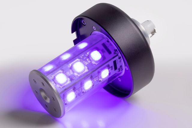 Compact temperature-controlled batch Photoreactor - Microbioz India