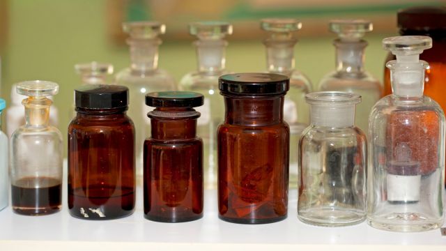 Common mistakes when handling lab vials and how to avoid them